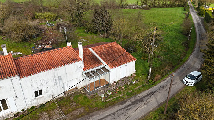Maison à vendre - Saint-Christophe-du-Ligneron - 4 pièces - 2 chambres