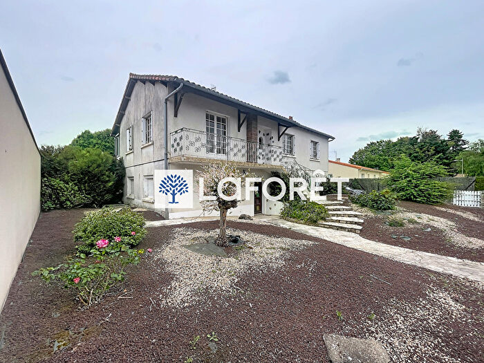 Maison à vendre - Yzernay - 6 pièces - 3 chambres