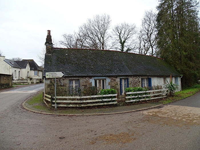 Maison à vendre - Plussulien - 6 pièces - 3 chambres