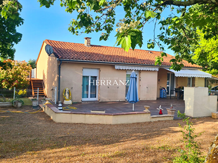 Maison à vendre - Petit-Palais-et-Cornemps - 6 pièces - 3 chambres