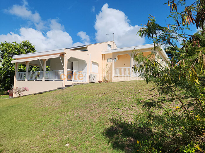 Maison 5 pièces à Saint-François, à vendre