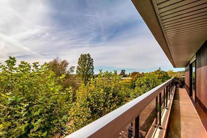 Appartement à vendre - Le Chesnay - 5 pièces - 3 chambres