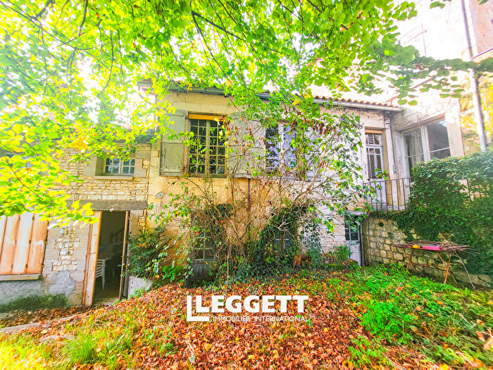 Maison à vendre - Ruffec - 8 pièces - 3 chambres