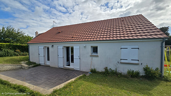 Maison 4 pièces à Baule, à vendre