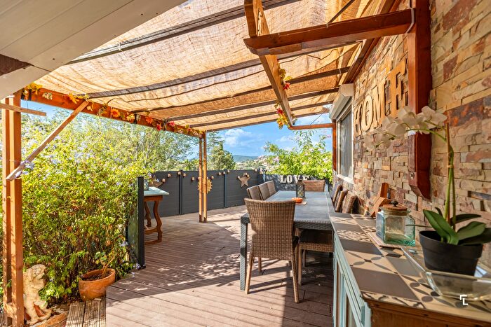 Maison 3 pièces à Bormes-les-Mimosas, Centre-ville, Le Pin, à vendre