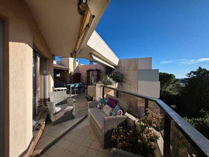 Appartement à louer - LEstagnol, Antibes - 4 pièces - 3 chambres