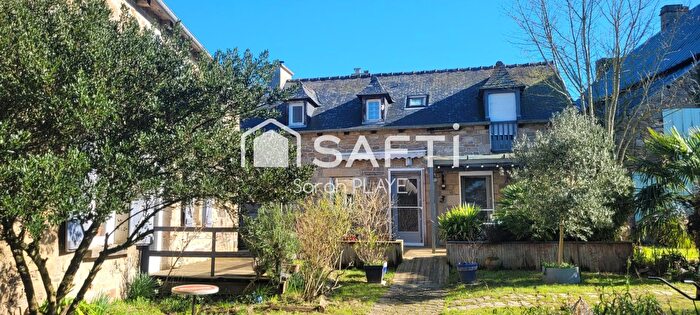 Maison à vendre - Broons - 9 pièces - 5 chambres