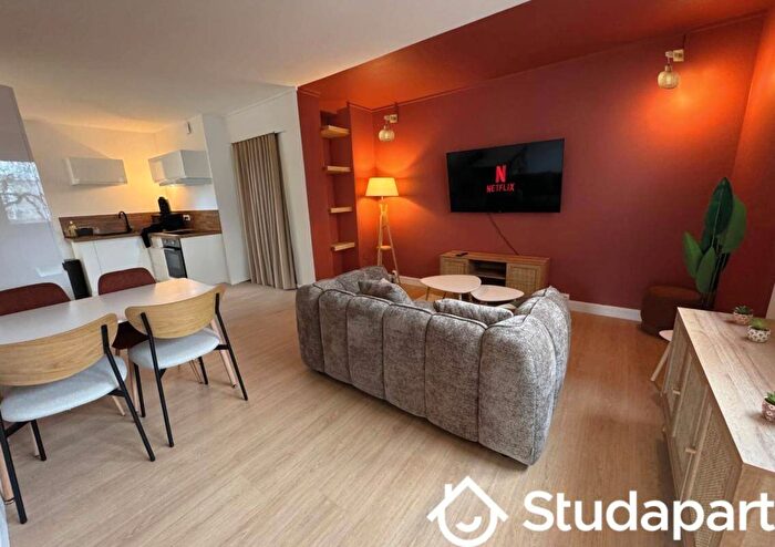 Appartement à louer - Saint Pavin-Saint Georges, Le Mans - 1 pièce - 3 chambres