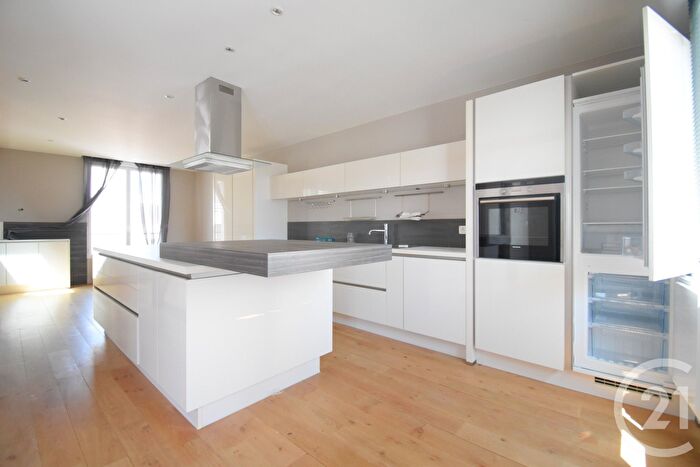 Maison 7 pièces à Vichy, Thermal, à vendre