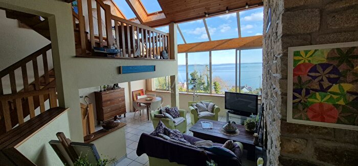 Maison à vendre - Roscanvel - 8 pièces - 4 chambres