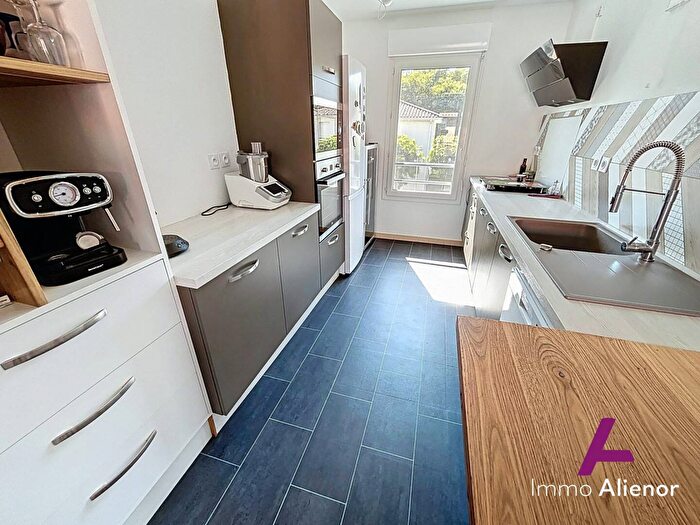 Appartement à louer - Belin-Béliet - 3 pièces - 2 chambres