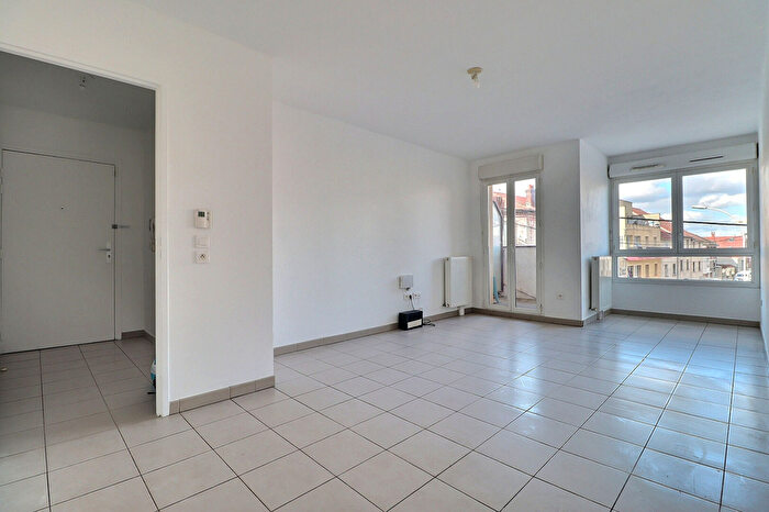 Appartement à vendre - Aubervilliers, Centre-ville, Victor Hugo - 3 pièces - 2 chambres