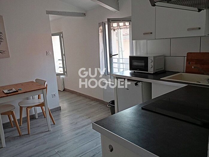 Centre Ville, Carpentras : Appartement 2 pièces à louer