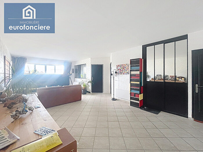 Saint-Julien-les-Villas : Appartement 4 pièces à vendre