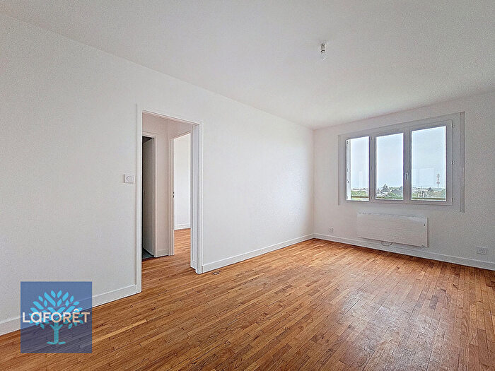 Appartement à louer - Quartiers Nord-Est, Jeanne dArc - 3 pièces - 2 chambres