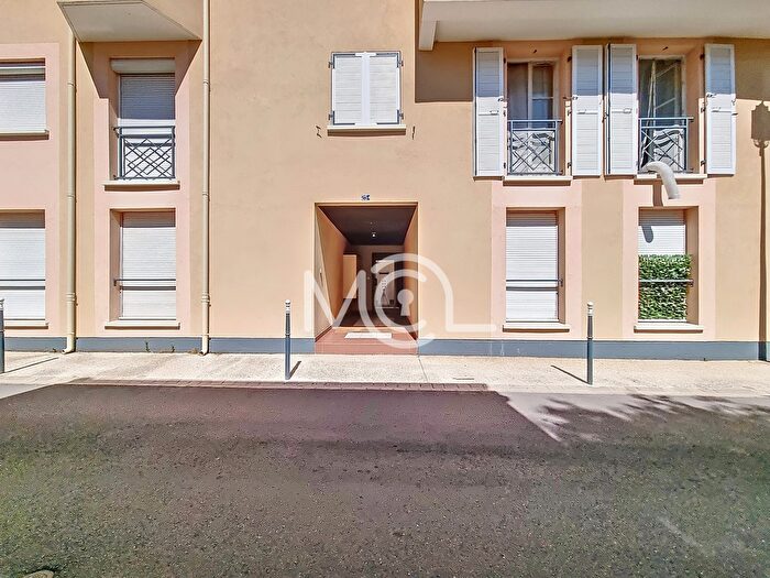 Appartement à louer - Brie-Comte-Robert, Centre-ville - 1 pièce - 1 chambre