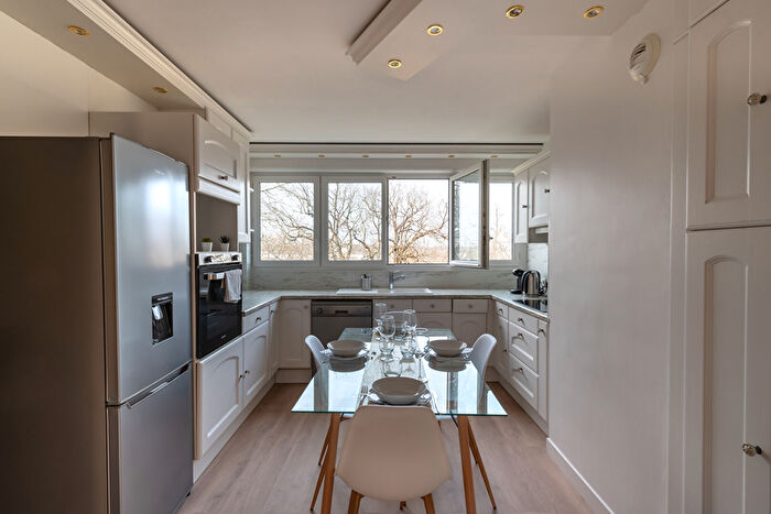 Appartement à vendre - Allonnes - 5 pièces - 4 chambres