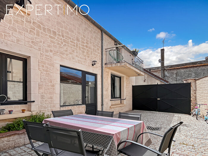 Leuville-sur-Orge : Maison 8 pièces à vendre