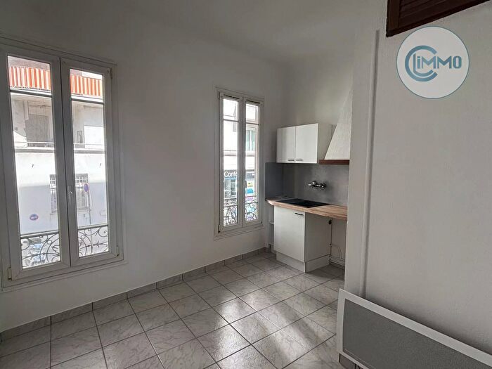 Appartement à louer - Nice, Parc Impérial, Le Piol - 1 pièce
