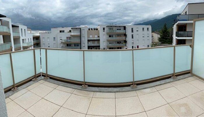Appartement 2 pièces à Est, Gex, à louer