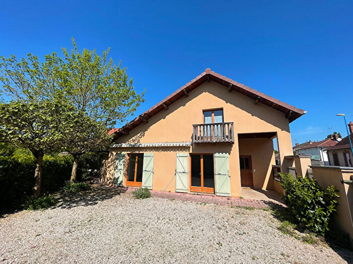 Maison à vendre - Saint-Germain-du-Bois - 9 pièces - 5 chambres