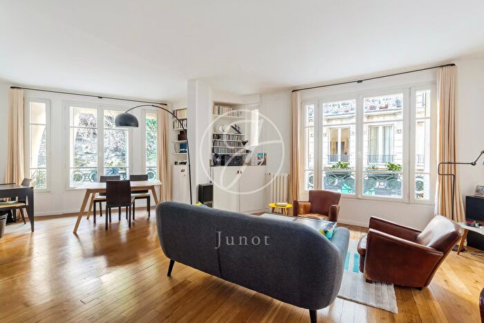 Appartement à vendre - Paris e , Montmartre, Sacré Coeur, Abbesses - 4 pièces - 2 chambres