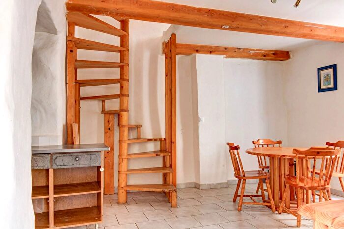 Maison à vendre - Roquestéron, Roquesteron - 4 pièces - 2 chambres