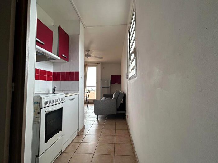 Appartement 1 pièce à Saint-Denis, à louer
