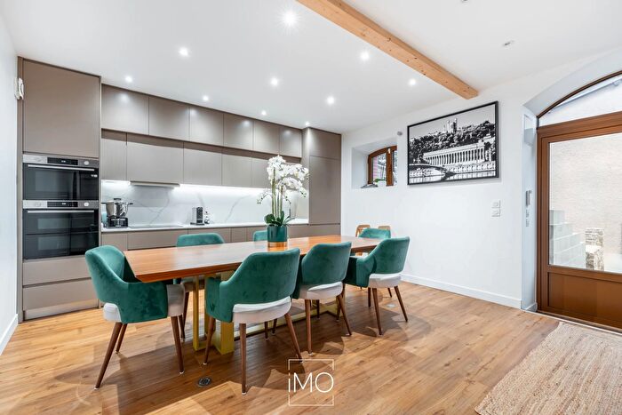 Maison à vendre - Chasselay - 5 pièces - 4 chambres