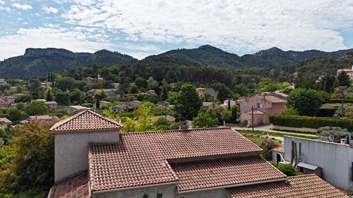 Saint-Savournin : Maison 6 pièces à vendre