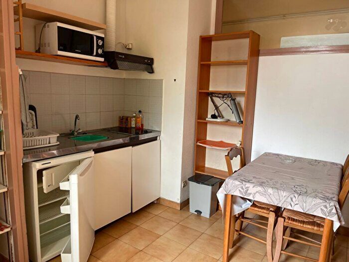 Centre-Max Barel-Centre Nord, Vénissieux - Appartement 1 pièce à louer
