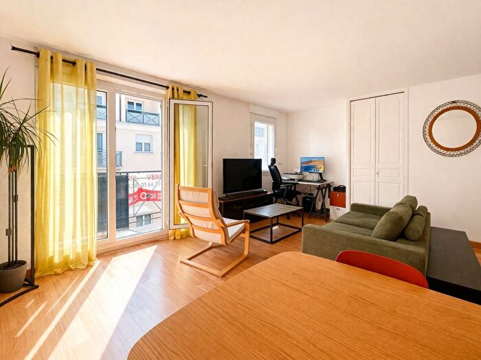 Bussy-Saint-Georges, Violennes, Village : Appartement 4 pièces à vendre