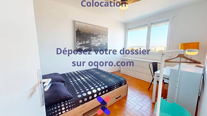 Appartement à louer - La Pagère-Bron Église-Le Terraillon-Saint Jean - 5 pièces - 4 chambres