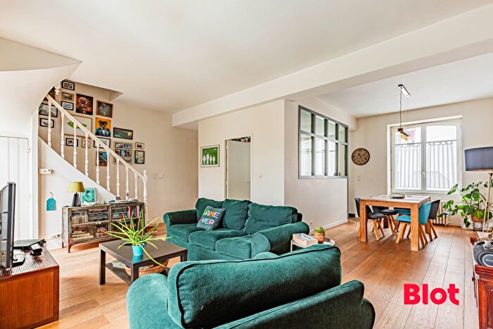 Nantes, Saint-Clément, Jardin des plantes, Caserne Lamoricière : Maison 7 pièces à vendre