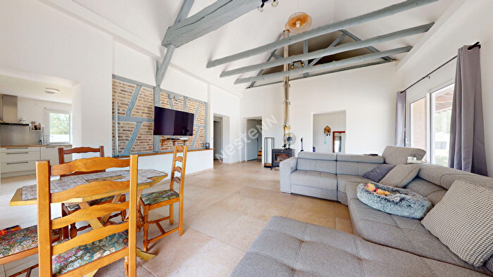 Maison 8 pièces à Bantanges, à vendre