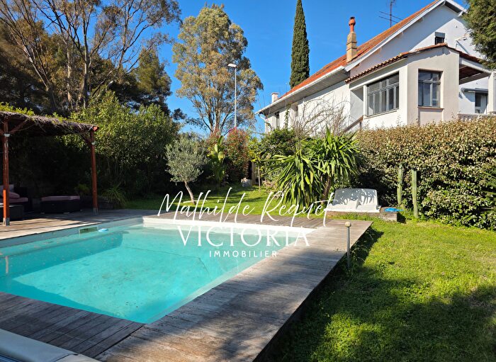 Maison à vendre - Bormes-les-Mimosas, La Favière, Le Gau, Cap-Bénet, Cabasson, Plages - 6 pièces - 5 chambres