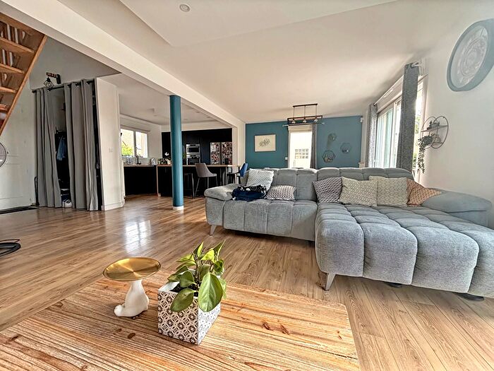 Maison 6 pièces à Pont-de-Metz, à vendre