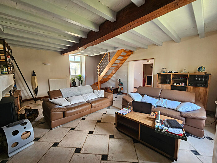 Maison à vendre - Corme-Royal - 6 pièces - 4 chambres