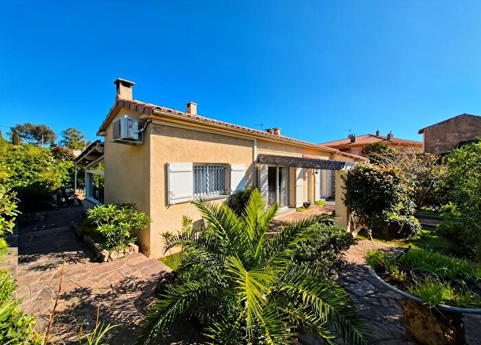 Maison à vendre - Saint-Raphaël, Plateau Notre-Dame - 4 pièces - 3 chambres