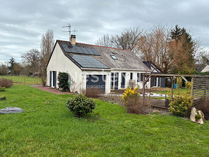 Maison à vendre - Seiches-sur-le-Loir - 7 pièces - 5 chambres