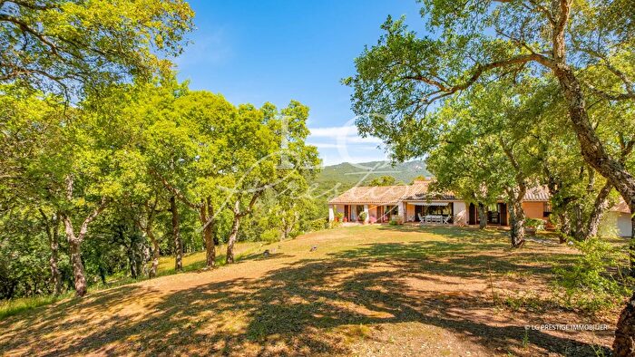 Maison 6 pièces à vendre à Fréjus