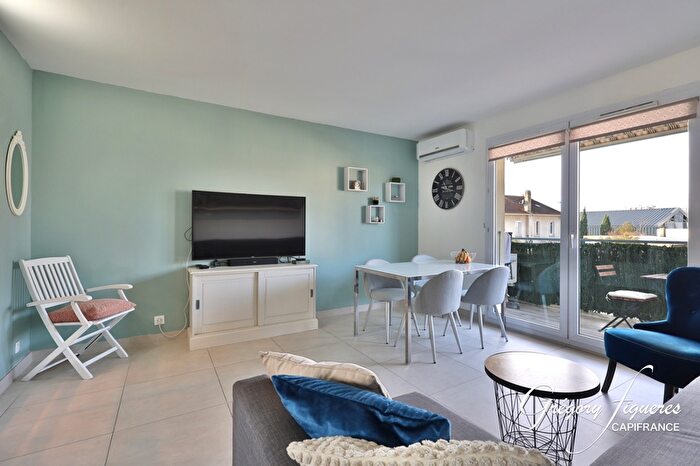 Appartement à vendre - Saint-Priest, Village - 1 pièce - 1 chambre