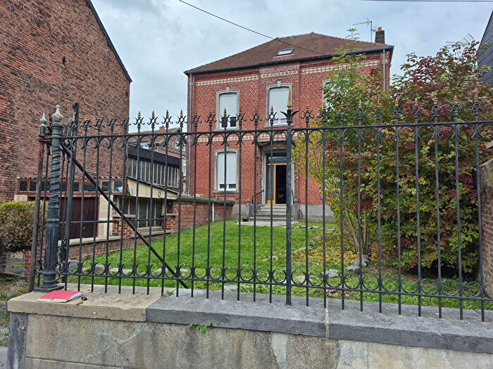 Maison à vendre - Jeumont - 10 pièces - 4 chambres