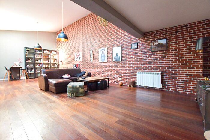 Appartement à louer - Nanterre - 6 pièces - 3 chambres