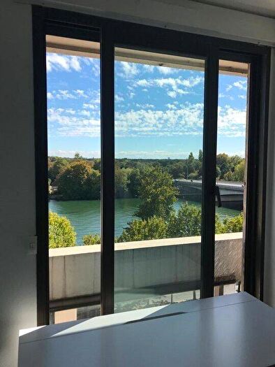 Plateau Ouest, Suresnes : Appartement 1 pièce à louer