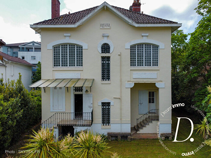 Maison à vendre - Dax, Centre-ville, Saint-Vincent - 7 pièces - 6 chambres