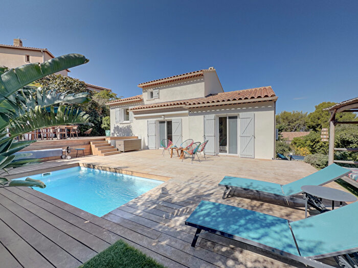 Six-Fours-les-Plages, Roumagnan, Talian, Audibert, Verger : Maison 5 pièces à vendre