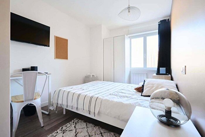 Centre-Neuf Bourg-Quesnoy-Delsaux-Musée-Cannoniers-Gare, Valenciennes - Appartement 1 pièce à louer