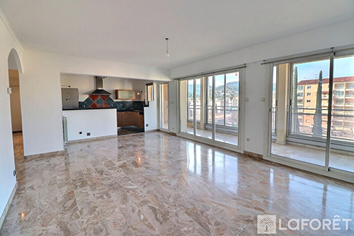 Appartement à vendre - Hyères, Gare, Godillot - 4 pièces - 3 chambres