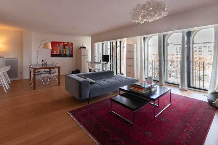 Appartement à louer - Bordeaux - 3 pièces - 2 chambres